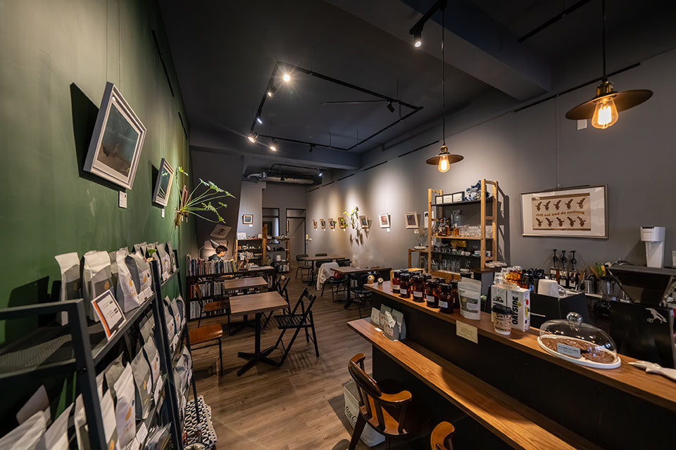 Dotz Coffee Roasters – Awake Coffee